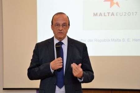Besuch des Botschafters der Republik Malta - Freiherr-vom-Stein-Schule